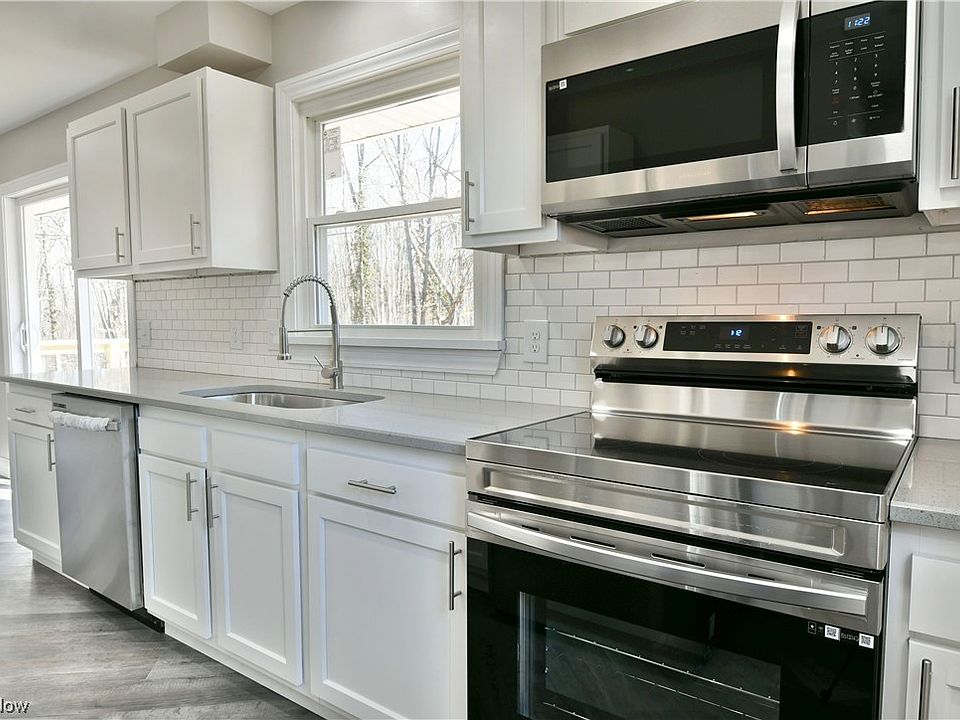 783 Center World South Rd SW, Leavittsburg, OH 44430 | Zillow