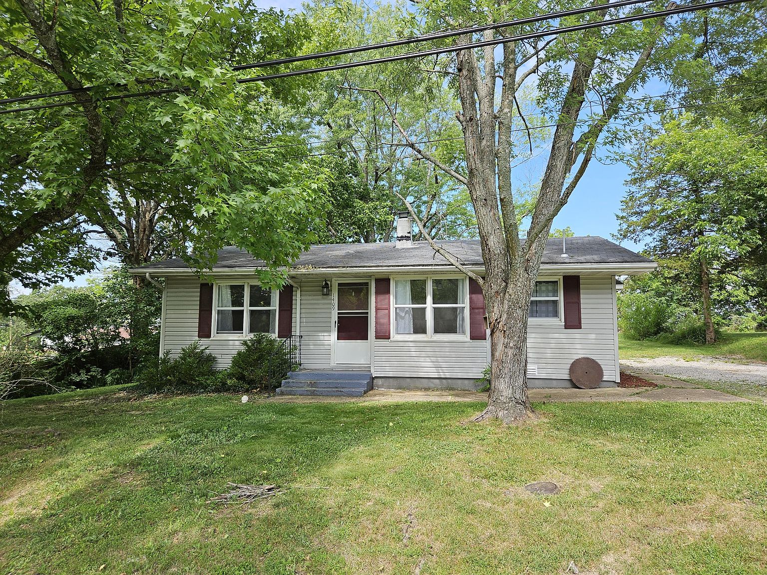 1409 N Jefferson Street, Ava, MO 65608 | Zillow