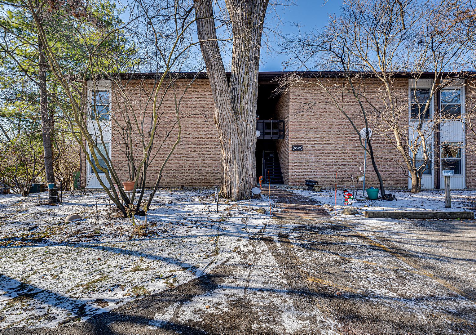 5522 E Lake Dr APT B, Lisle, IL 60532 | MLS #12254373 | Zillow