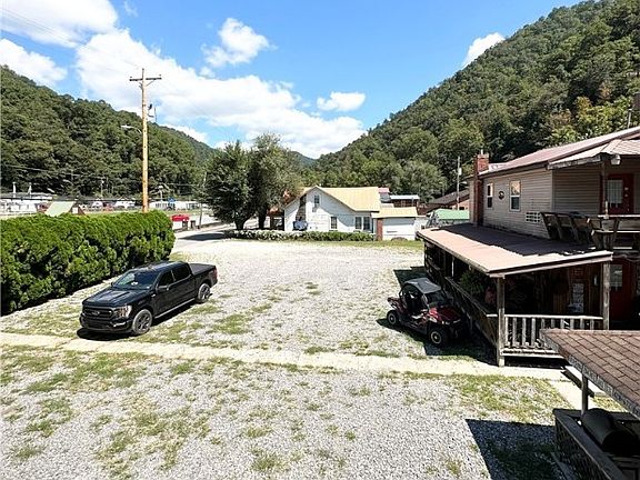 521 Main St, Man, WV 25635 | MLS #266861 | Zillow