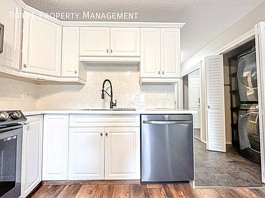 6148 Bowness Rd NW #203, Calgary, AB T3B 0E1 | Zillow