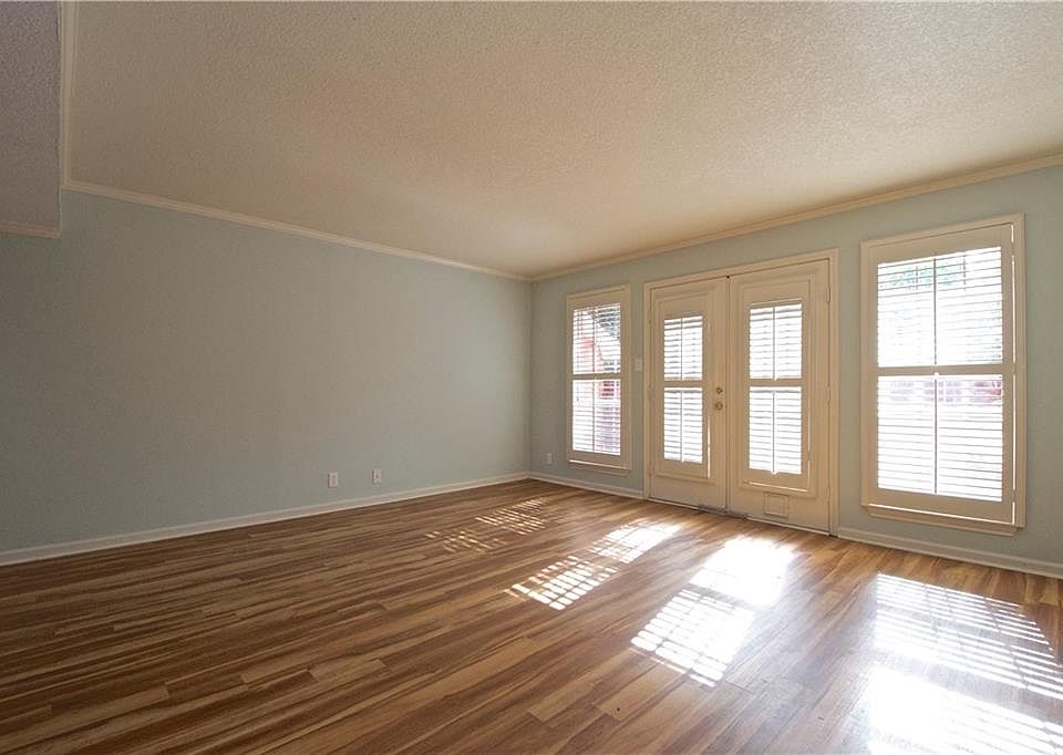 5128 Lake Shore Dr Waco TX | Zillow