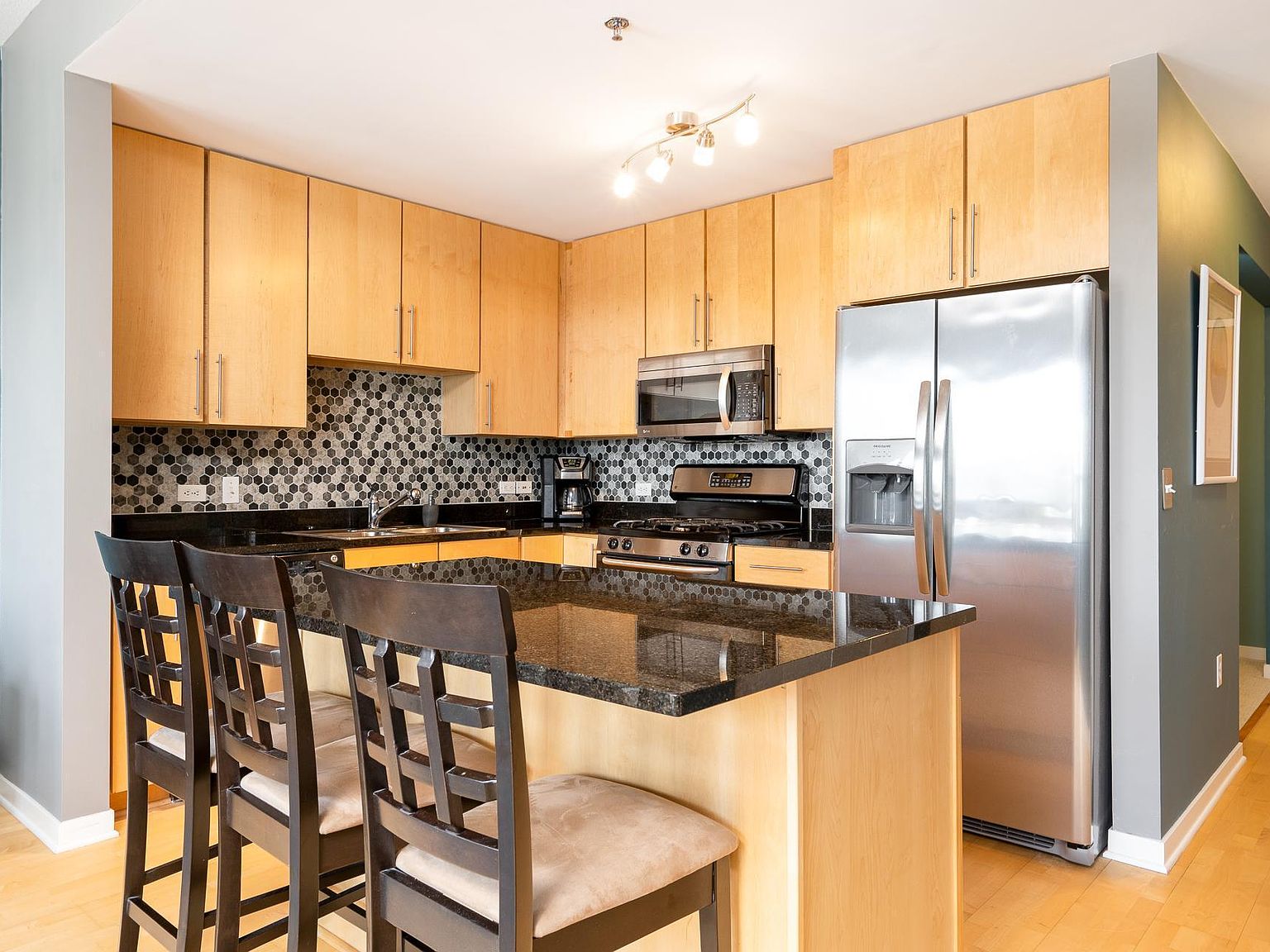 929 Portland Ave APT 1503, Minneapolis, MN 55404 | MLS #6367438 | Zillow