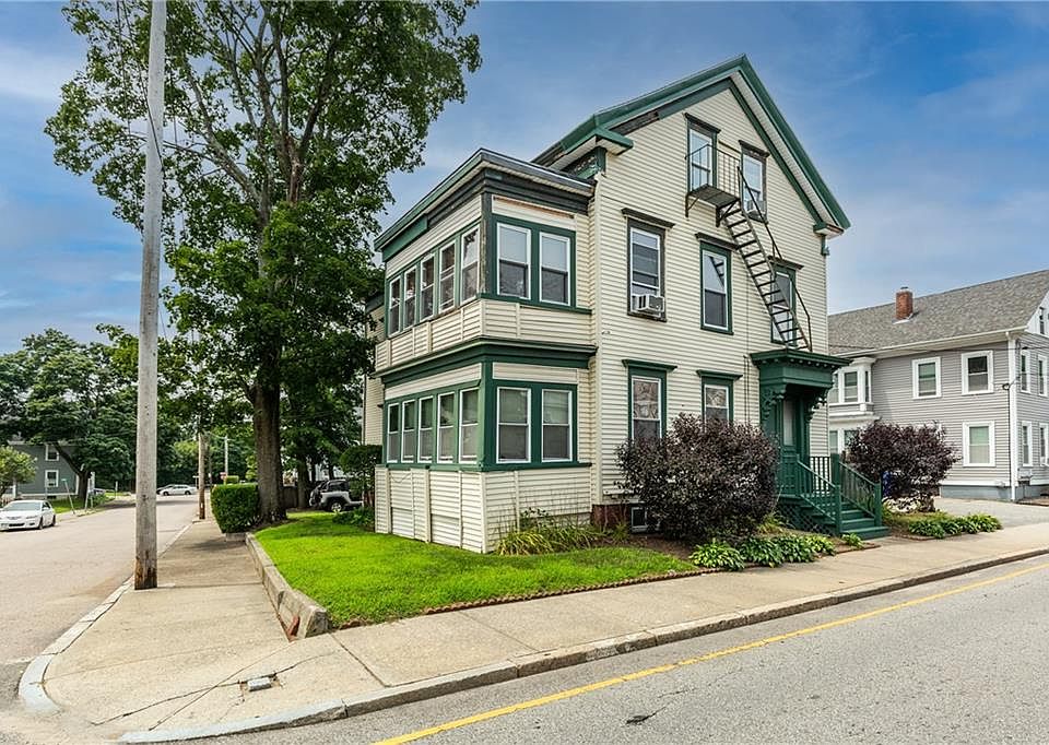 103 Prospect St Pawtucket RI | Zillow