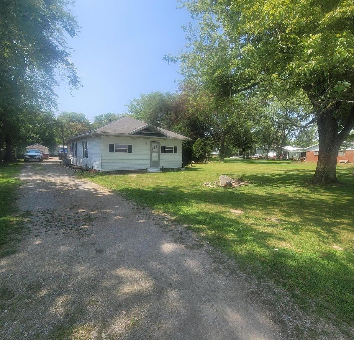 2083 State Route 150, Cutler, IL 62238 | Zillow