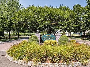 2906 Eaton Ct Danbury CT | Zillow