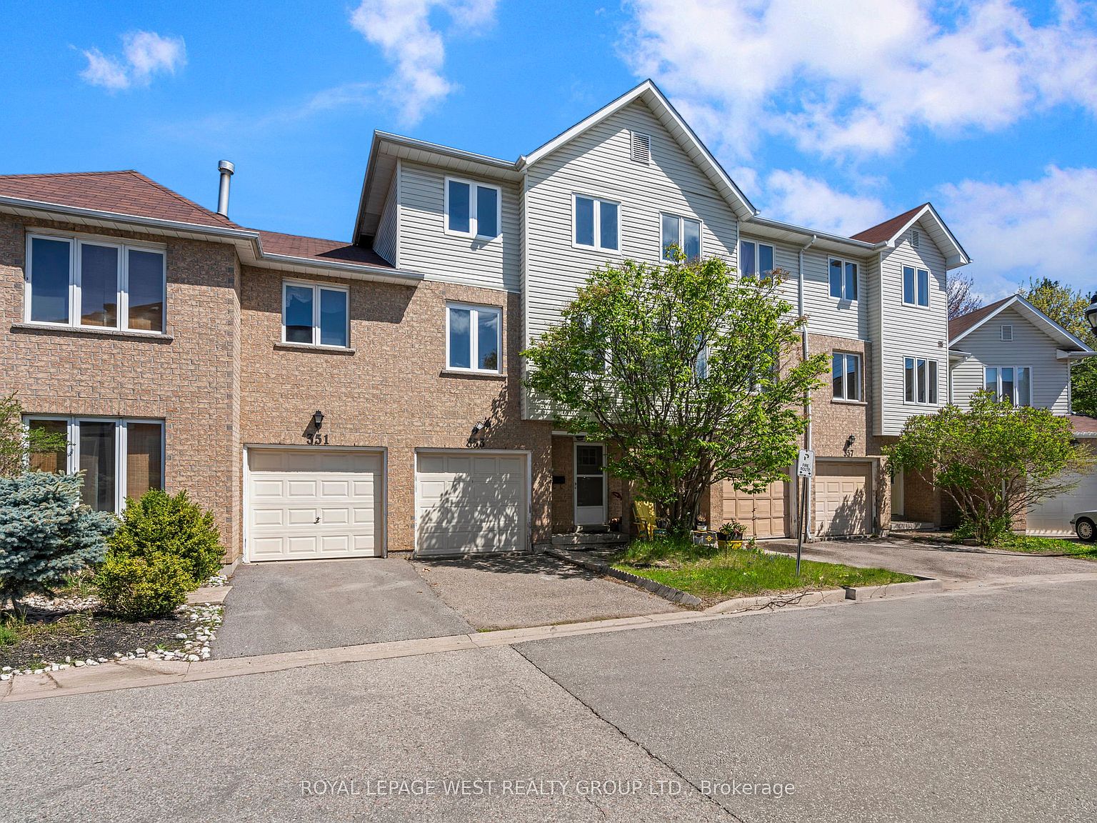 353 Riddell Ct #2, Newmarket, ON L3Y 8M8 | MLS #N12143665 | Zillow