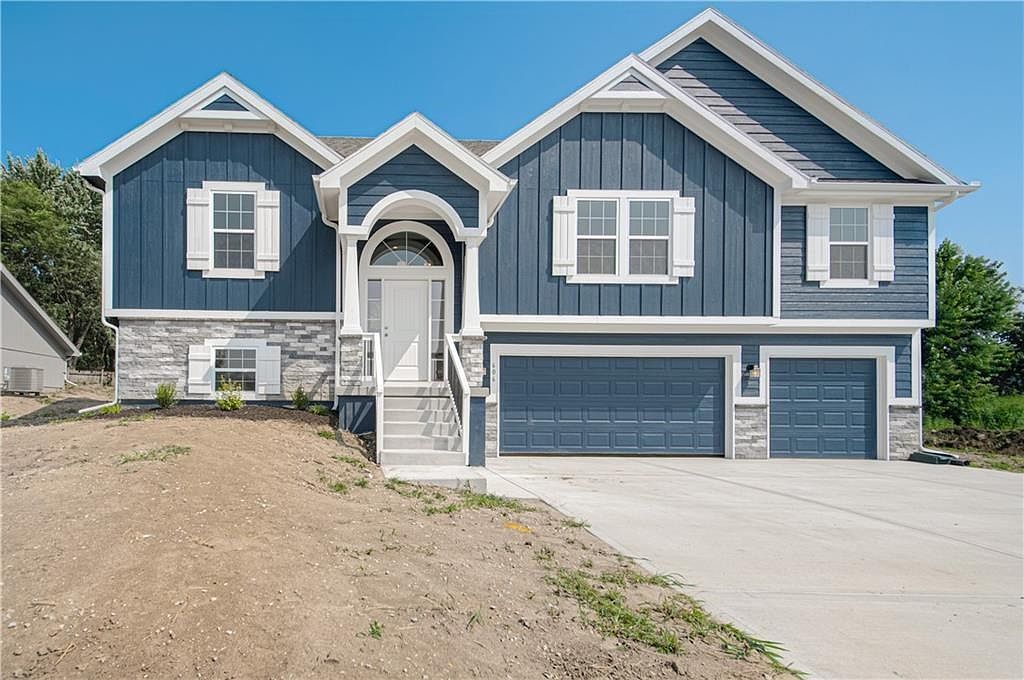 992 Poplar Ln, Liberty, MO 64068 | MLS #2490845 | Zillow