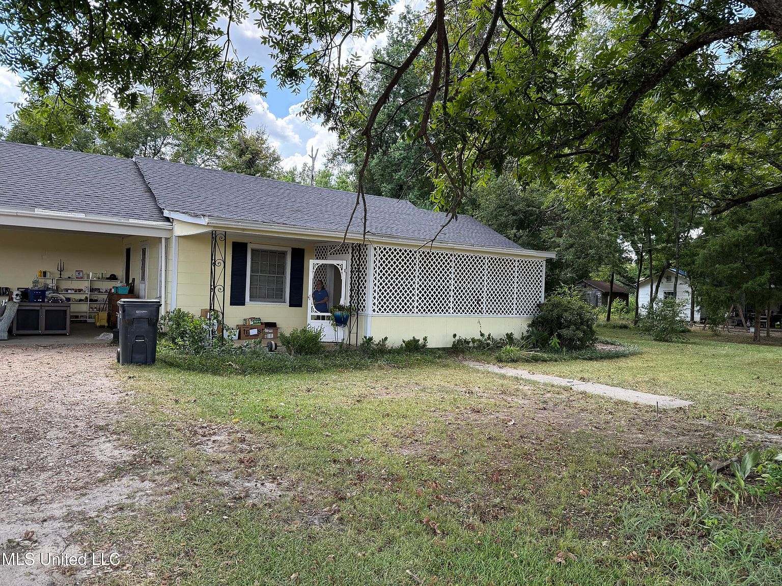 238 Front St, Silver City, MS 39166 | MLS #4122727 | Zillow