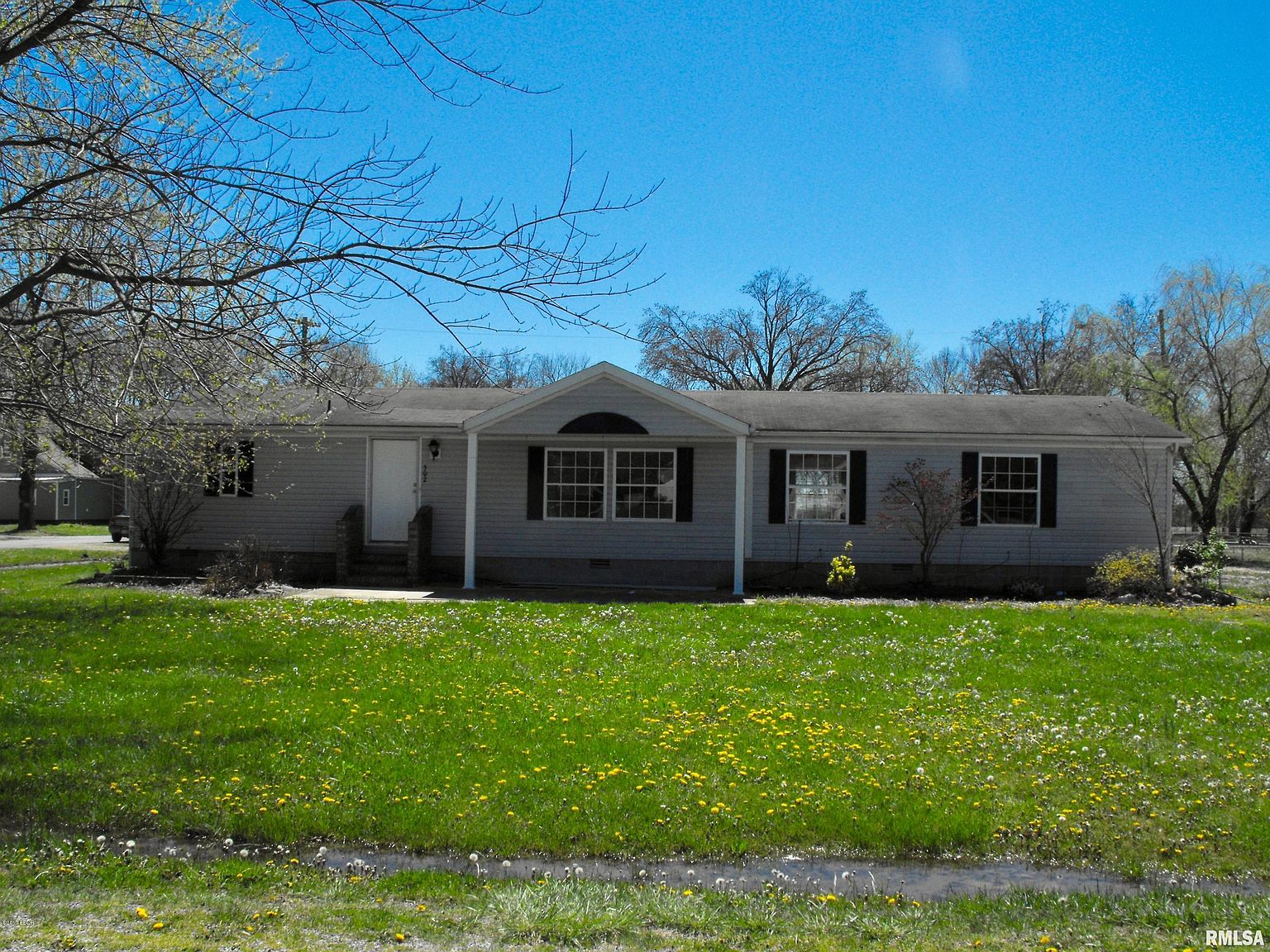 502 W Indiana Ave, Sandoval, IL 62882 | Zillow