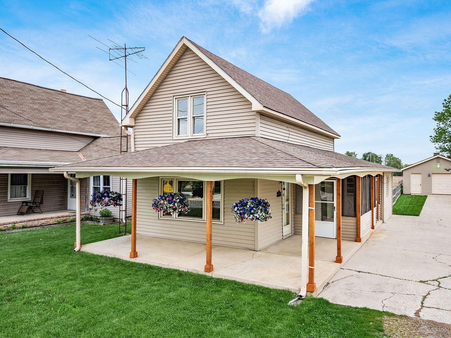 24296 State Route 161, Irwin, OH 43029 | Zillow