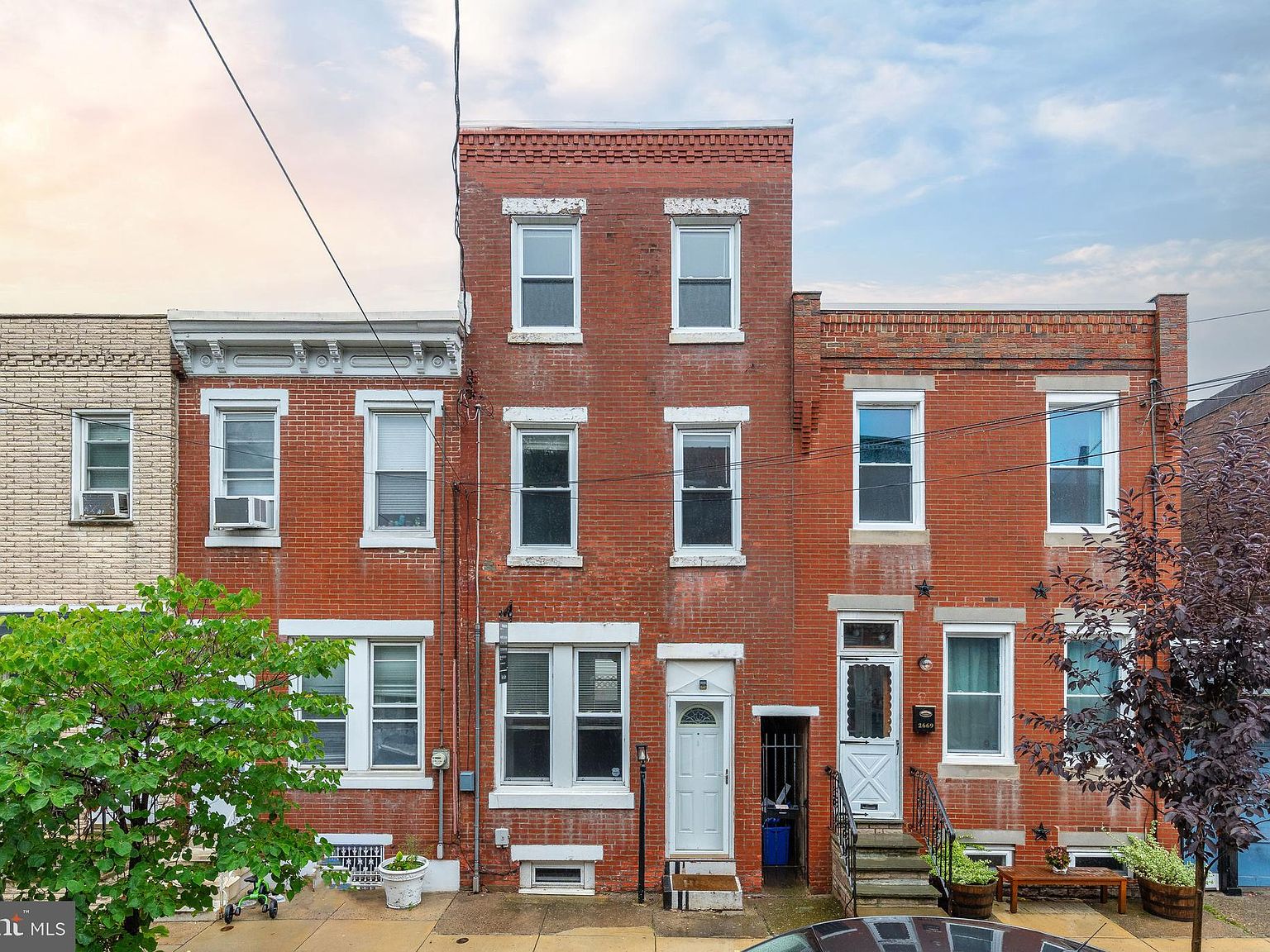 2671 E Thompson St, Philadelphia, PA 19125 | Zillow