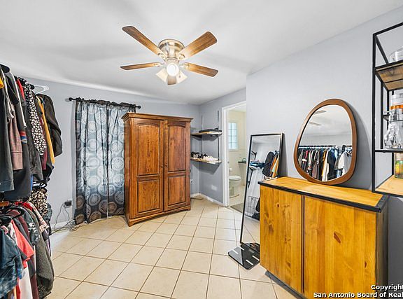 135 Oak Way, Kerrville, TX 78028 | MLS #1699060 | Zillow