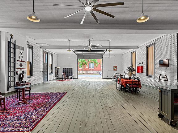 1304 S 18th St, Saint Louis, MO 63104 | MLS #24059787 | Zillow