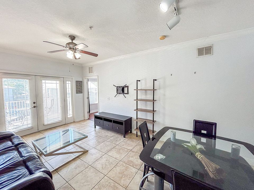 1460 NW 3rd Pl APT 202, Gainesville, FL 32603 | Zillow