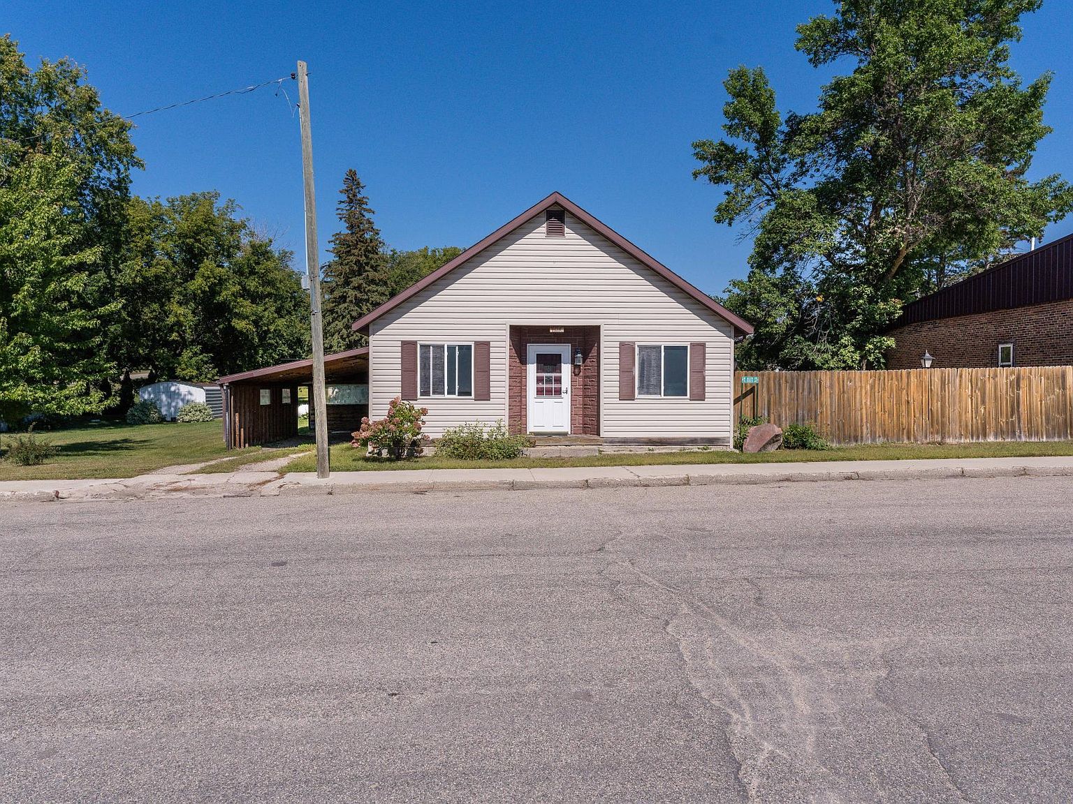 104 W Main Ave, Clitherall, MN 56524 | Zillow