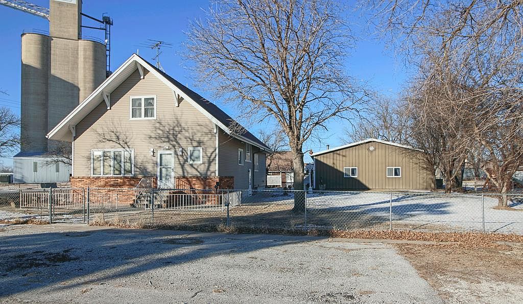 603 5th St, Somers, IA 50586 | Zillow