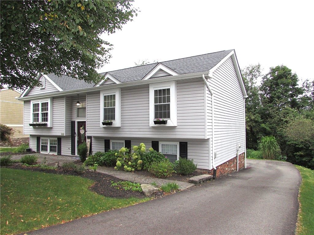 417 Rampart Blvd, New Kensington, PA 15068 | Zillow