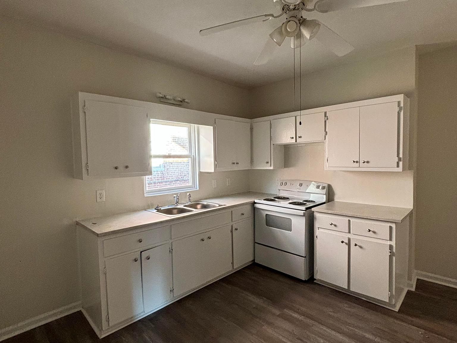 261 N Augusta Ave #1, Waynesboro, VA 22980 | Zillow