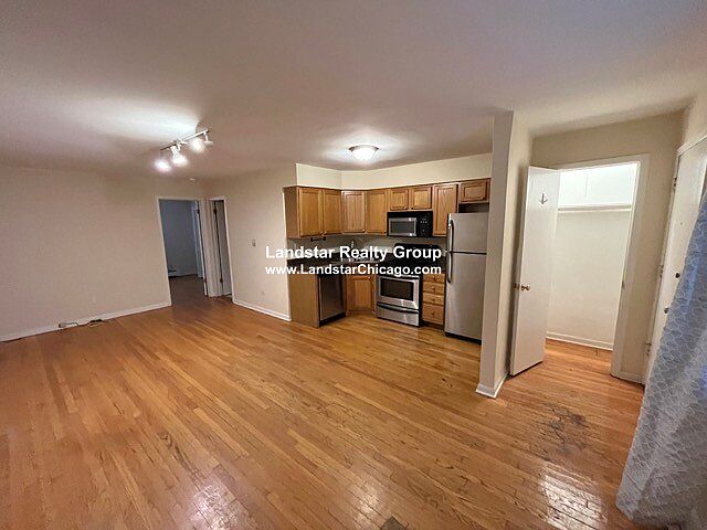 4056 N California Ave APT 2C, Chicago, IL 60618 | Zillow
