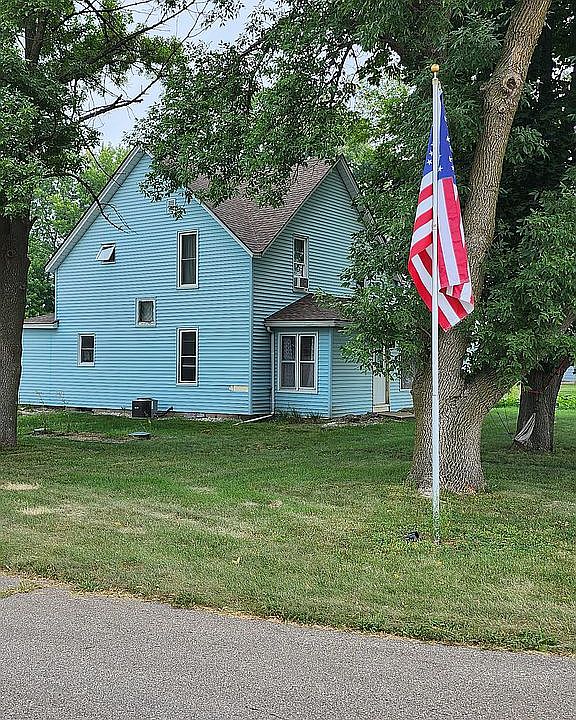 201 3rd St, Curlew, IA 50527 | Zillow