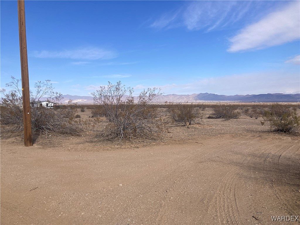 2450 S Cowlic Rd, Golden Valley, AZ 86413 | Zillow