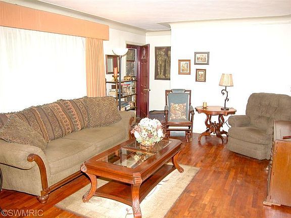 3027 Pasadena St, Kalamazoo, MI 49001 | Zillow