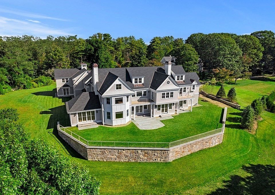 13 Proctor St, Manchester, MA 01944 | Zillow