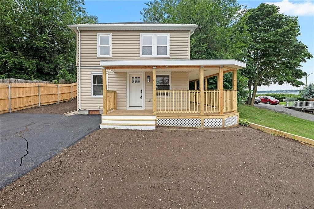 114 Middle St E, Riverside, RI 02915 | Zillow