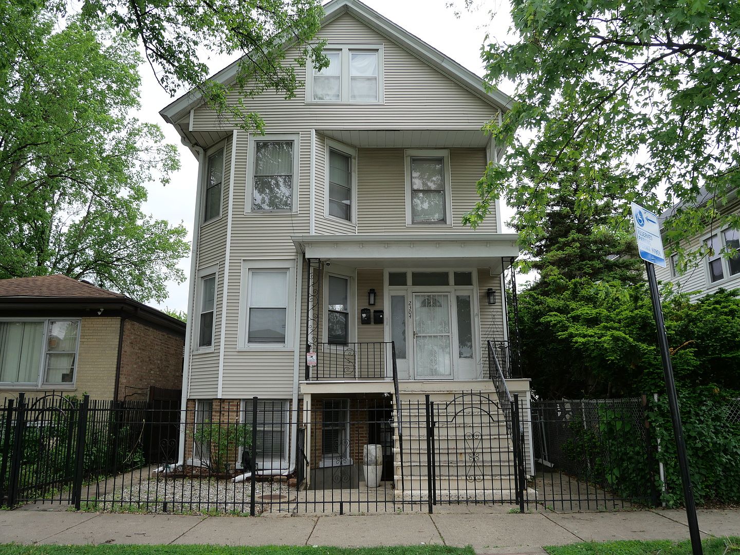 2304 N Monitor Ave #B, Chicago, IL 60639 | Zillow