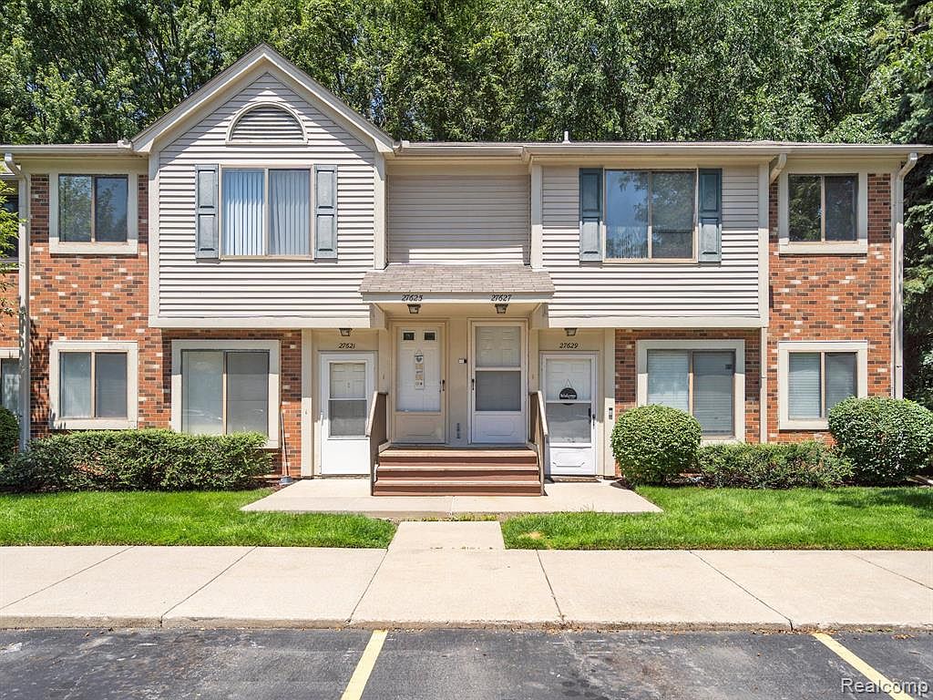 27627 Harrison Woods Ln, Harrison Township, MI 48045 | Zillow