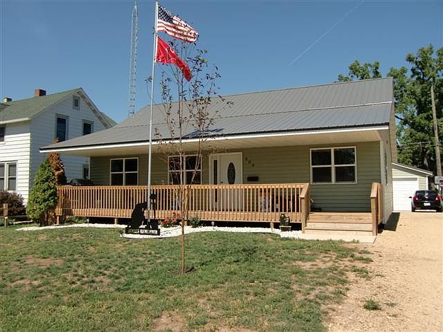 509 E Conant St, Portage, WI 53901 | Zillow