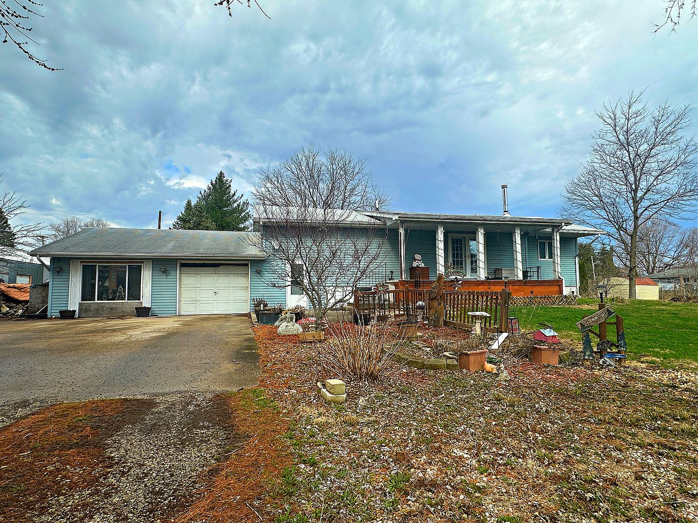 612 S Main St, Long Point, IL 61333 | Zillow