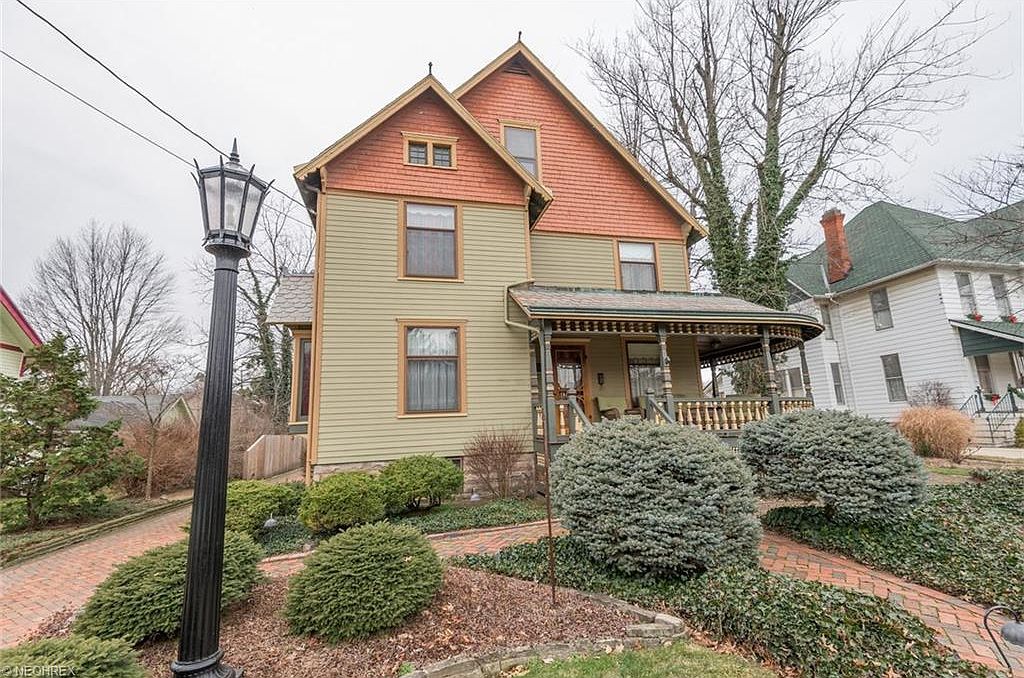 238 S Main St, Wellington, OH 44090 | Zillow