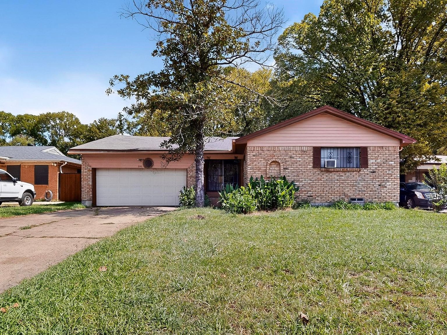 242 Bissonet Ave, Dallas, TX 75217 | Zillow