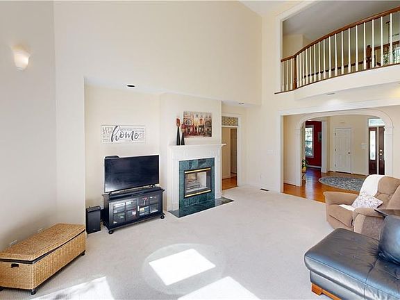 108 Manor House Ct, Yorktown, VA 23692 | MLS #10503754 | Zillow