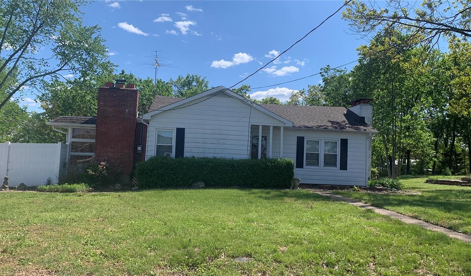 2620 Frederick Rd, Festus, MO 63028 | Zillow