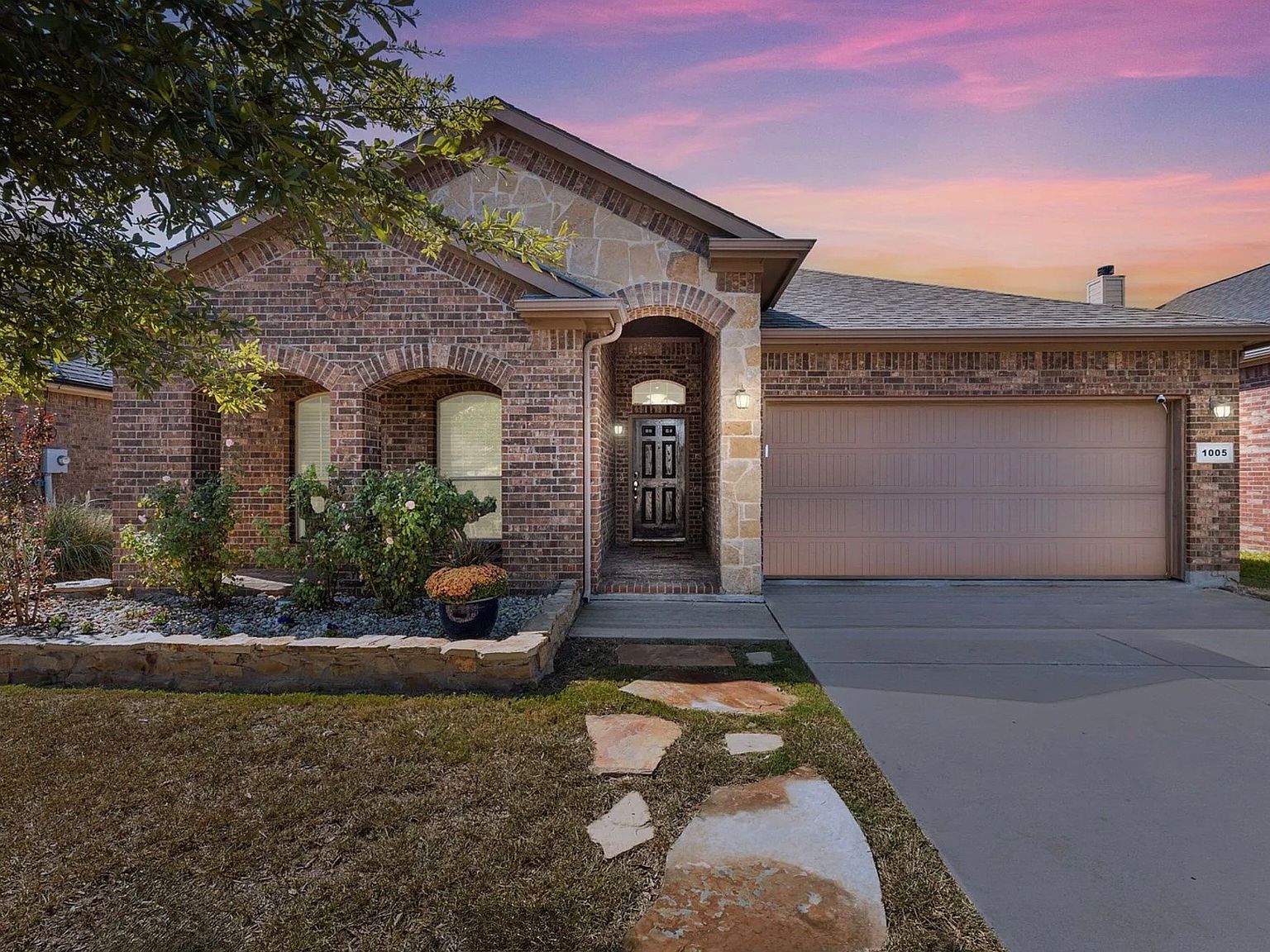1005 Jodie Dr, Weatherford, TX 76087 | Zillow