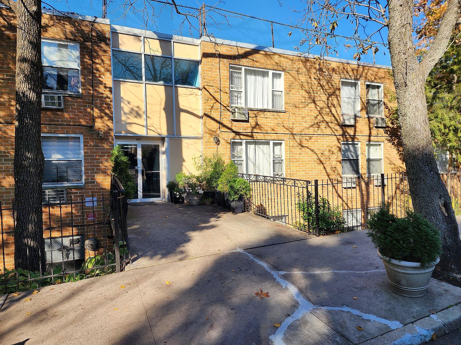5421 Sylvan Ave APT 2C, Bronx, NY 10471 | Zillow