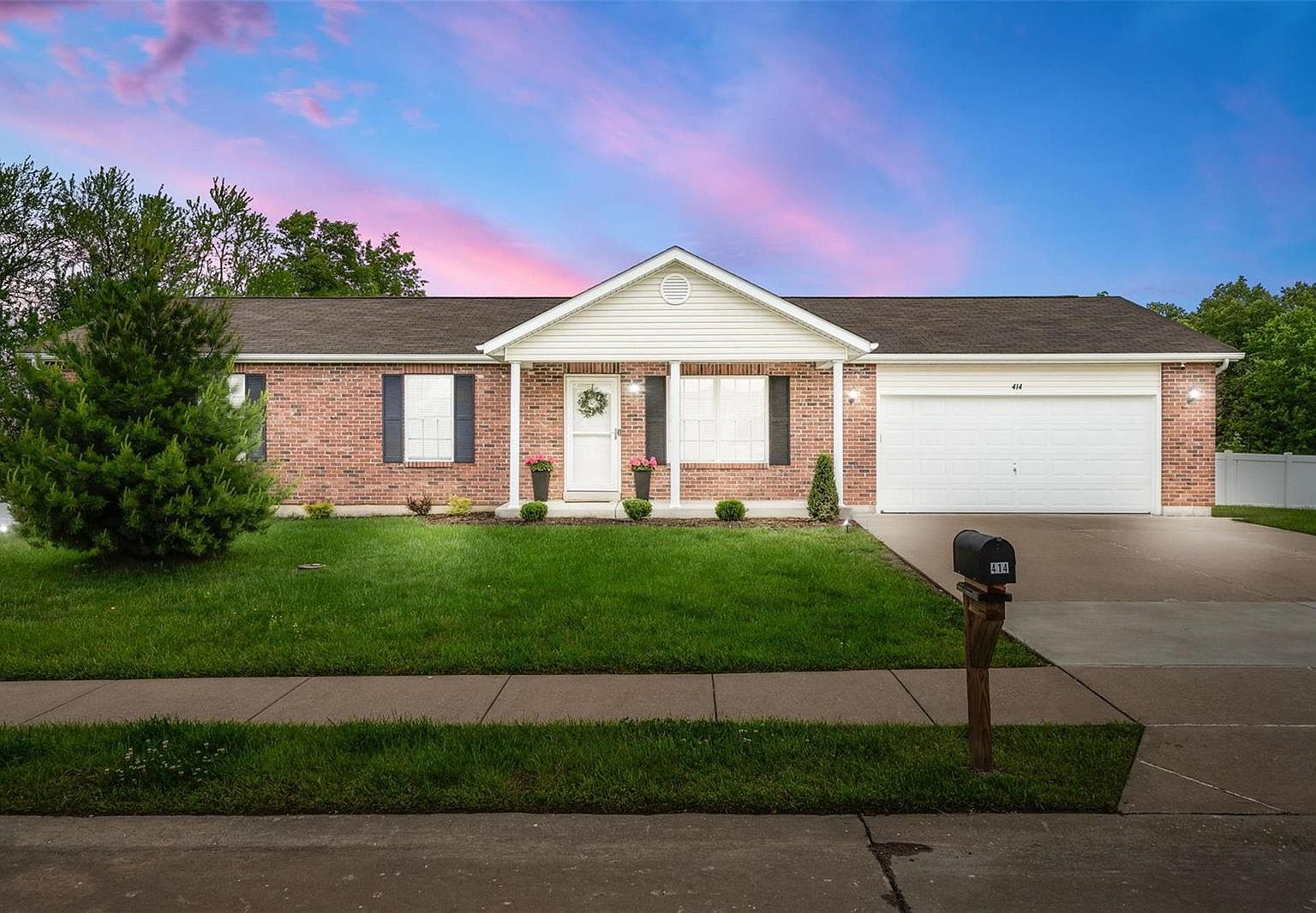 414 Fredricksburg Way, Wright City, MO 63390 | Zillow