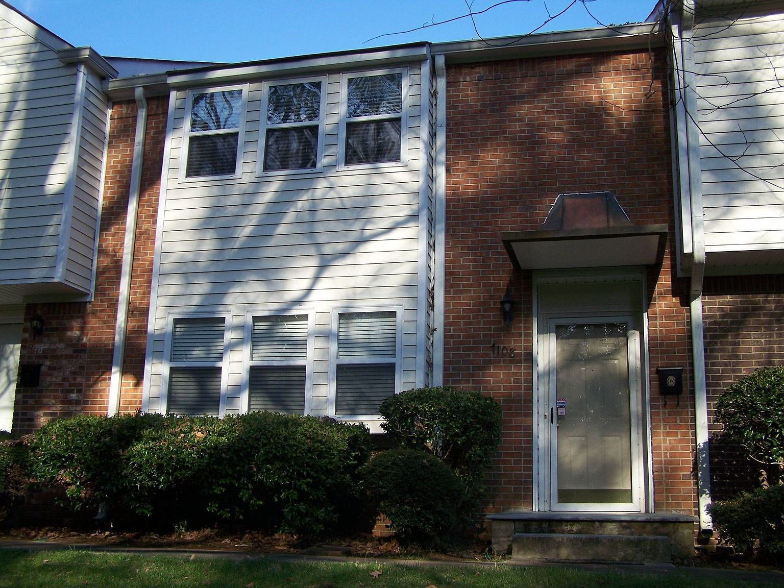 7108 Stonington Dr Sandy Springs Ga 30328 Zillow
