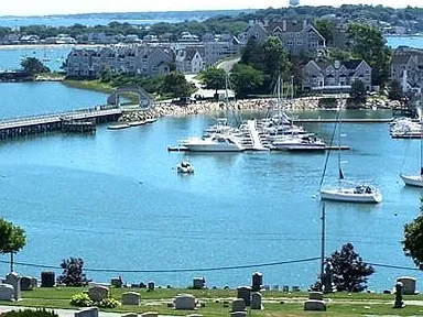 28 Commodore Ct Hull MA | Zillow