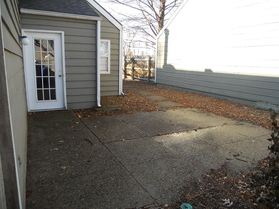 2305 Hawthorn Dr, Lawrence, KS 66047 | Zillow