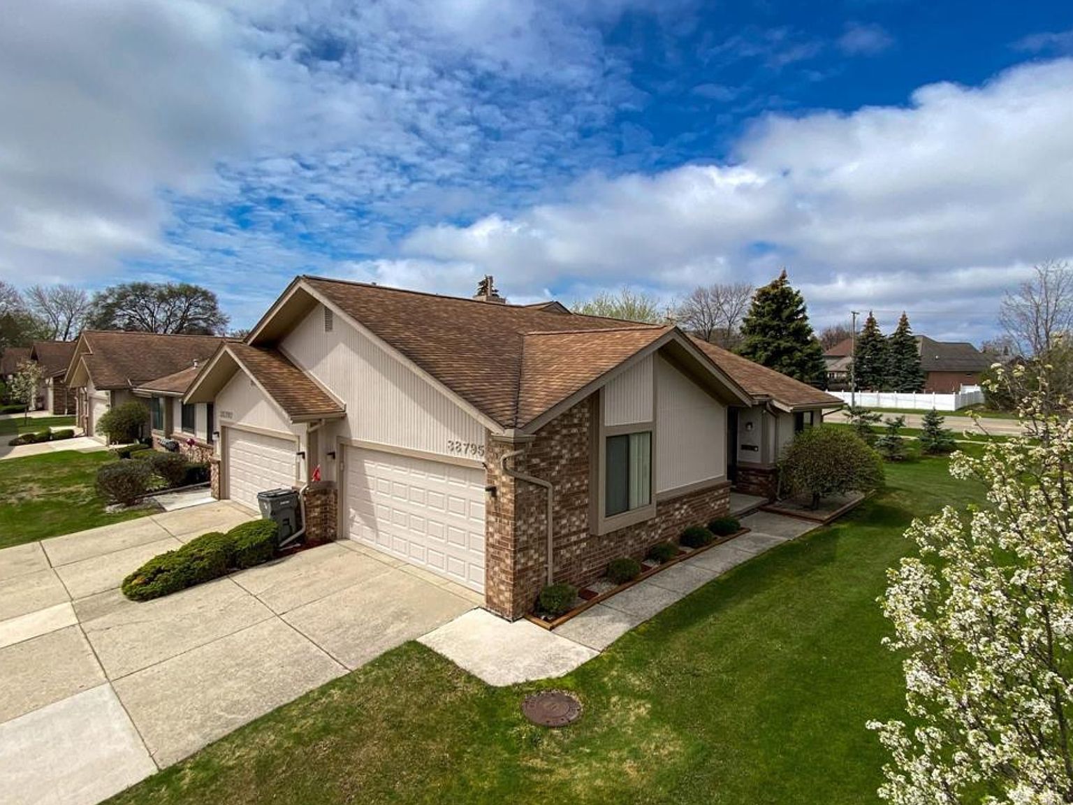 38805 Windmill Pointe W #48, Clinton Township, MI 48038 | Zillow