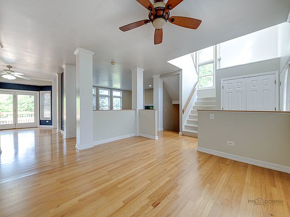 1472 Robincrest Ln, Lindenhurst, IL 60046 | MLS #11880887 | Zillow