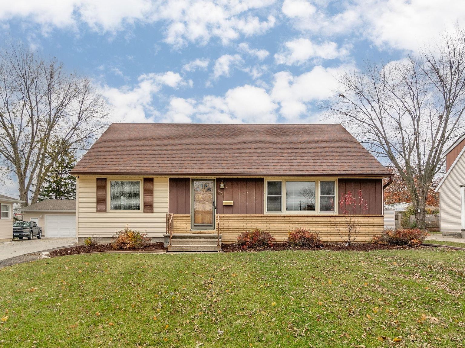 231 Auburn St, Waterloo, IA 50701 | Zillow