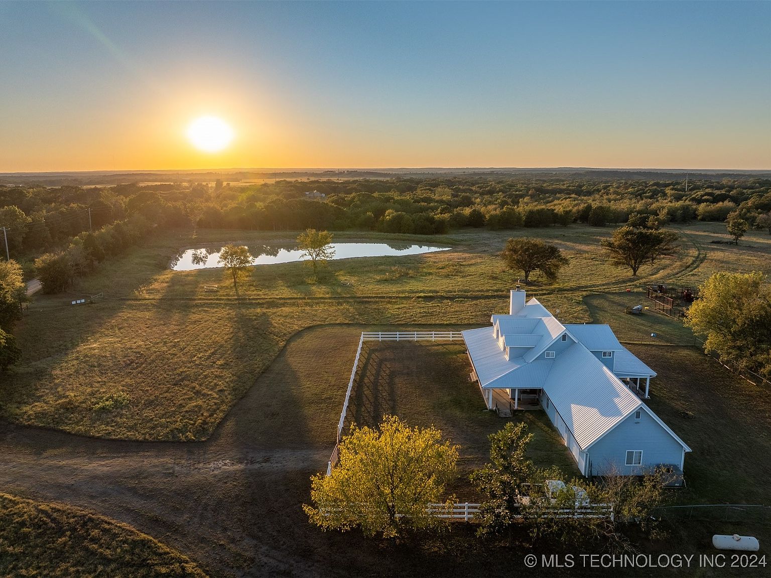 7862 E County Rd #1195, Wetumka, OK 74883 | Zillow