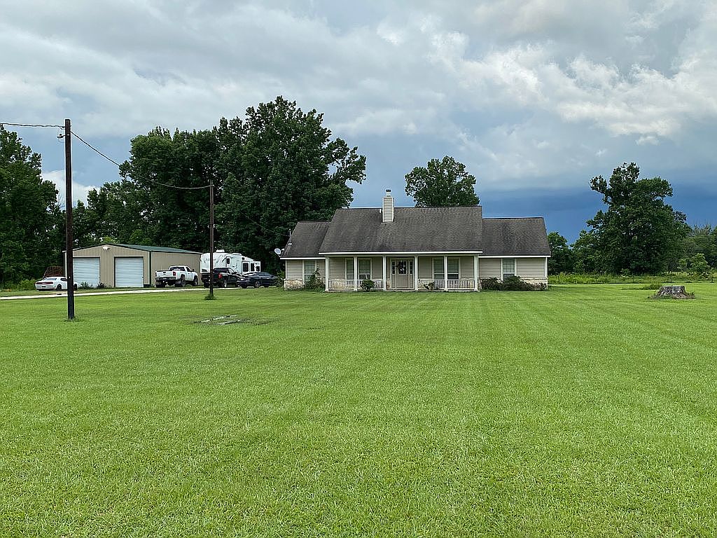 562 County Road 2061, Hull, TX 77564 | Zillow