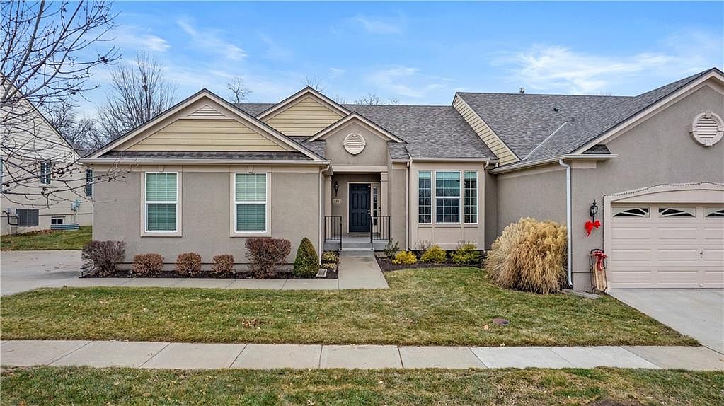 11243 S Chouteau St, Olathe, KS 66061 | Zillow