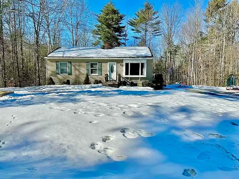 39 Davis Road, Fairfield, ME 04937 | Zillow